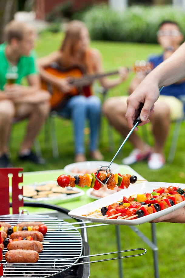 15 Backyard BBQ Party Ideas + Tips (Without Stress!)